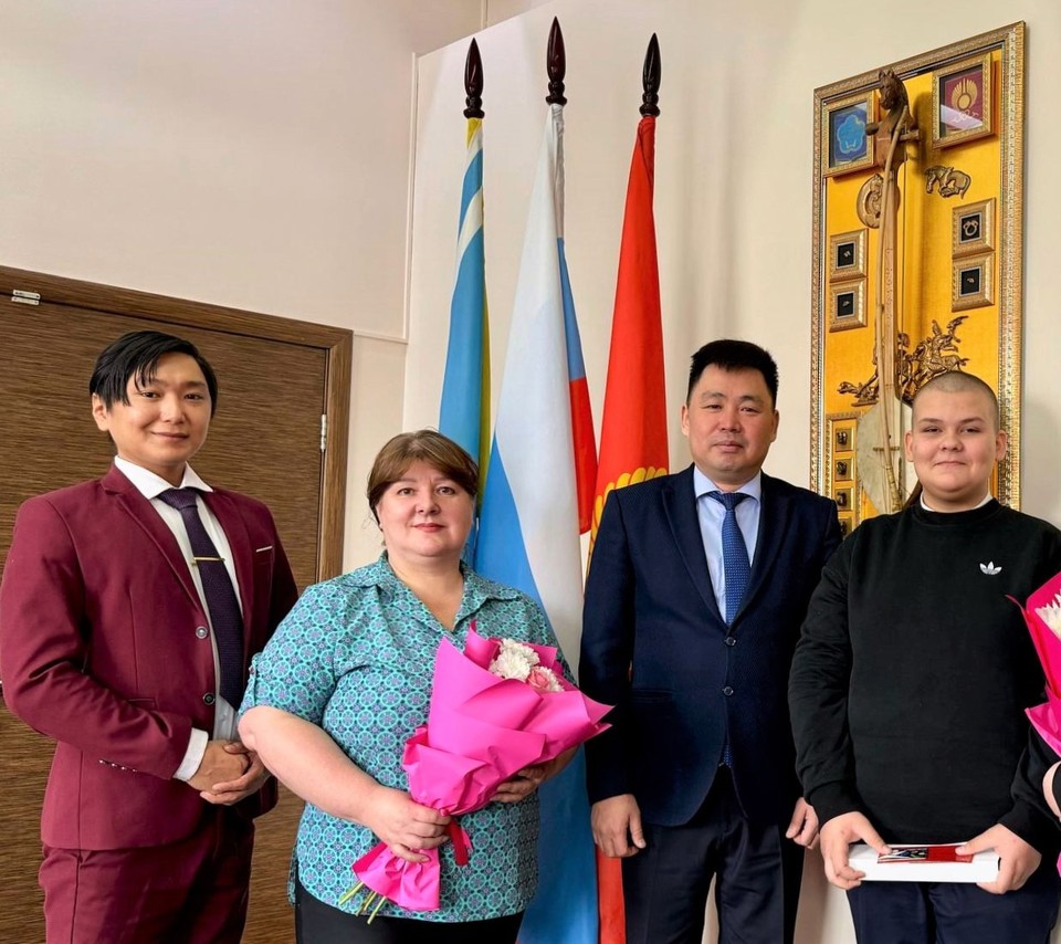 «Отобрал у пьяного нож и отдал кондуктору»: в Кызыле семиклассник-герой ...