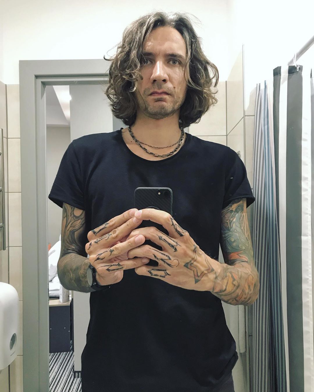 Classify Alexander Tsoi son of Viktor Tsoi 1/4 Korean